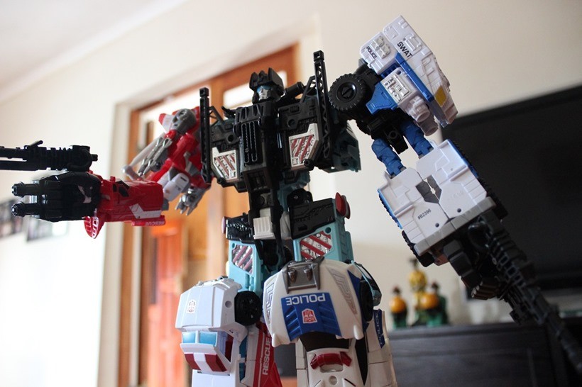 Transformers Generations: Combiner Wars Defensor Review