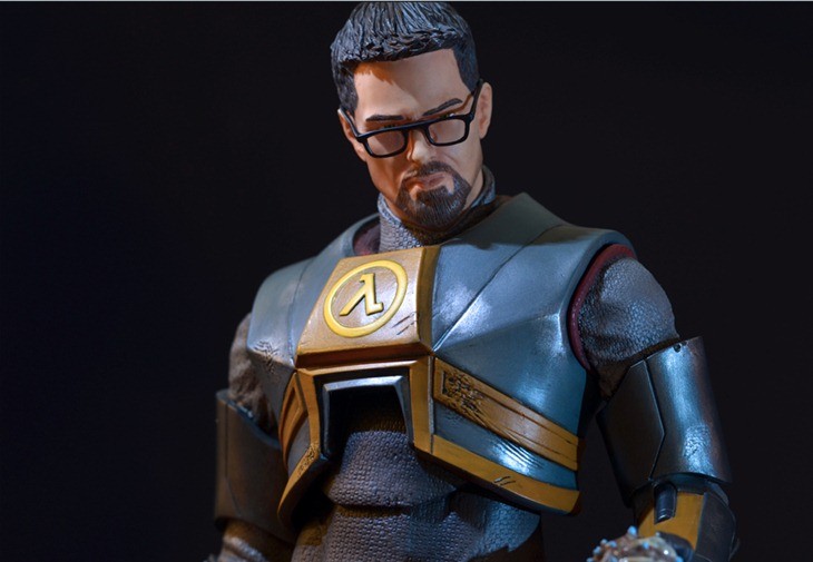 Gordon Freeman returns…as a massive statue