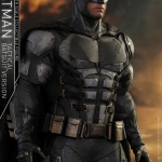 The latest Hot Toys Batman figure is tactical to the max - Critical Hit