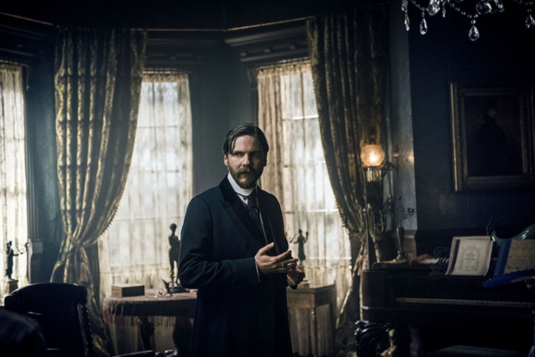The Alienist Review – an interesting setting wages war with an ...