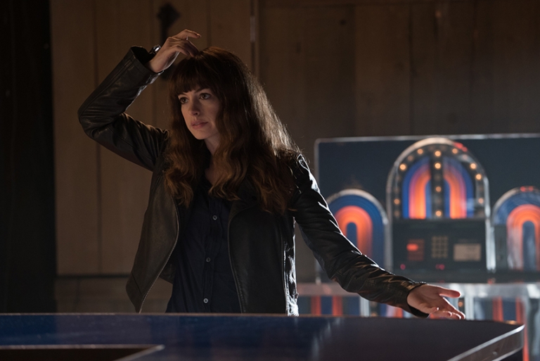 Colossal Review – a surprising sci-fi rom-com thriller monster movie ...