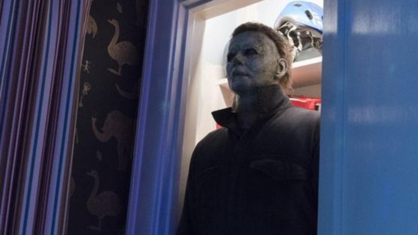 Michael Myers is back in these first photos from Halloween!