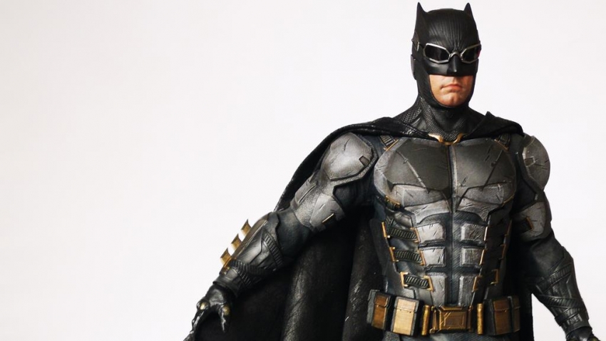 Hot Toys MMS 432 Justice League Batman Tactical Batsuit Review – Bat in ...