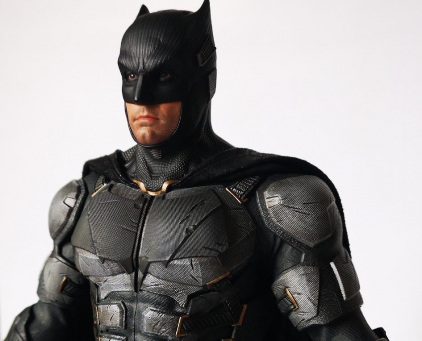 Hot Toys MMS 432 Justice League Batman Tactical Batsuit Review – Bat in ...