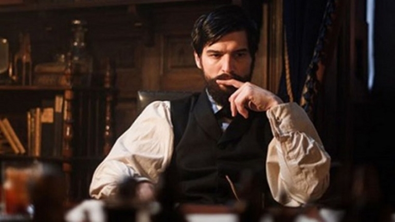 Sigmund Freud tracks a serial killer in Netflix’s dark psychological ...