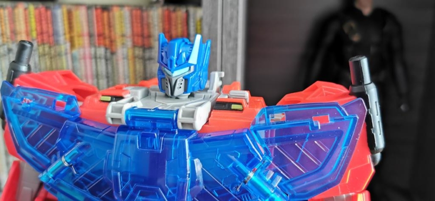 Optimus Prime’s latest action figure is big, bulky, and wonderfully ...