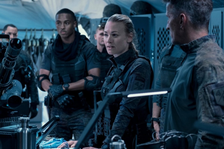 The Tomorrow War trailer: Chris Pratt fights aliens in the future in ...